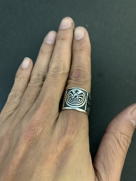 Hopi Man in the Maze Band Ring by Clifton Mowaリングサイズ24号 [ロングブランチ ウェッブストア]